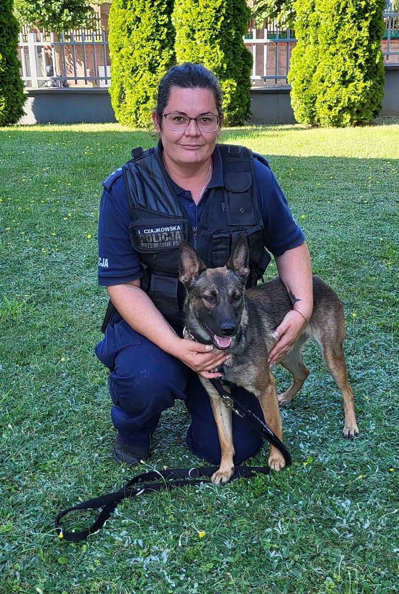 Tara-nowy pies policyjny w Sępólnie Krajeńskim - Wiadomości - KPP w ...
